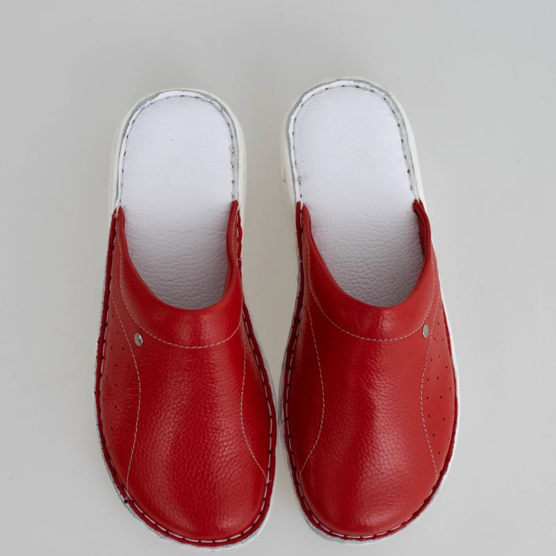 Saboti dama piele naturala,pentru spital culoare rosu.Ieftini 35 - Ted ...