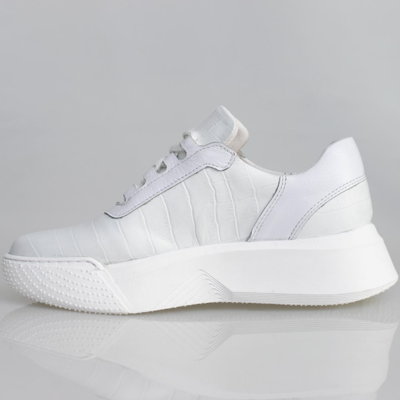 Adidasi dama piele cu talpa inalta si usoara,din piele naturala alba ...