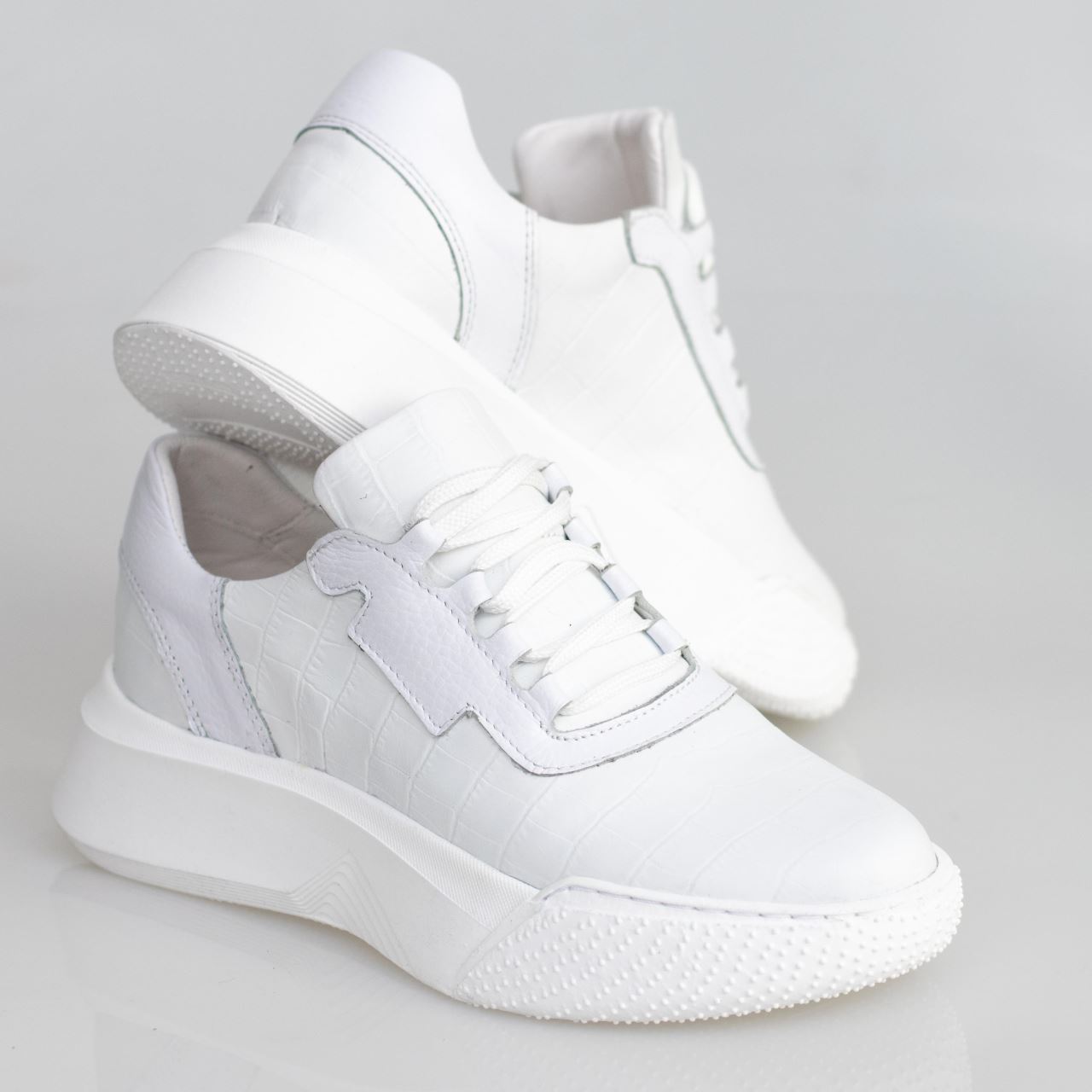 Adidasi dama piele cu talpa inalta si usoara,din piele naturala alba ...